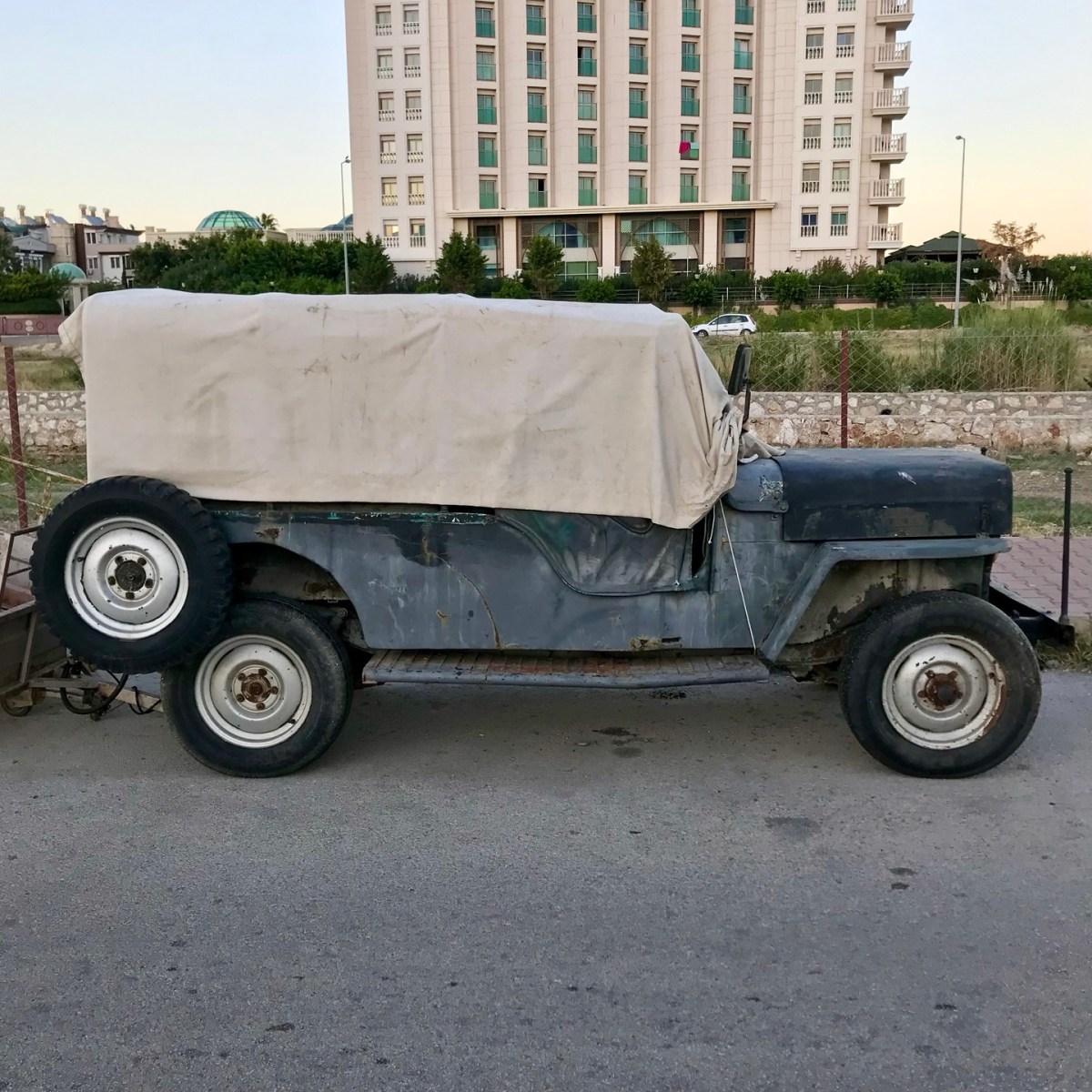 Willys M606 (Jeep Willys M606) – Carwatcher