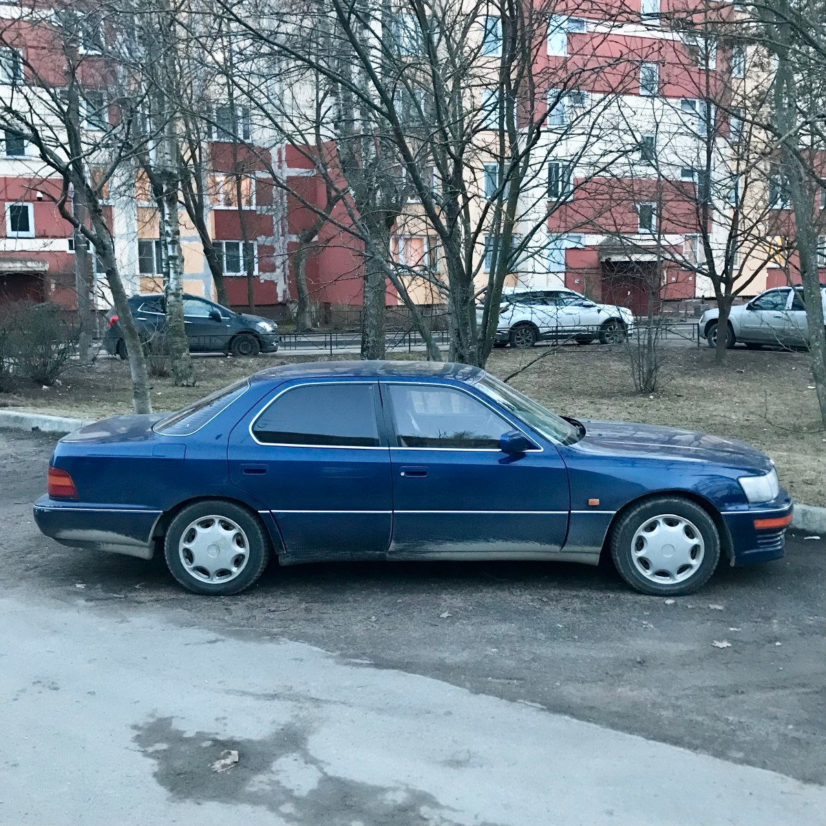 Lexus LS 400 – Carwatcher